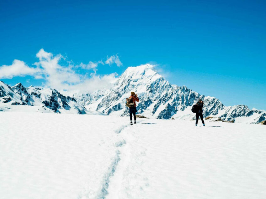 snow-hike - IENA - International Exchange of North America